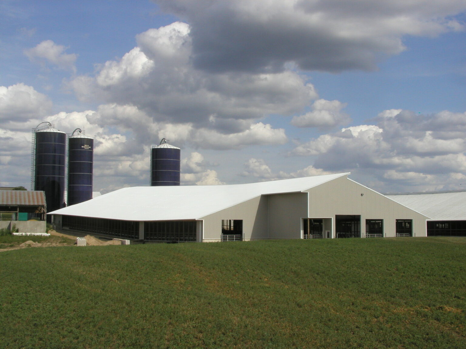 Transition Cow Barns - The Dairyland Initiative