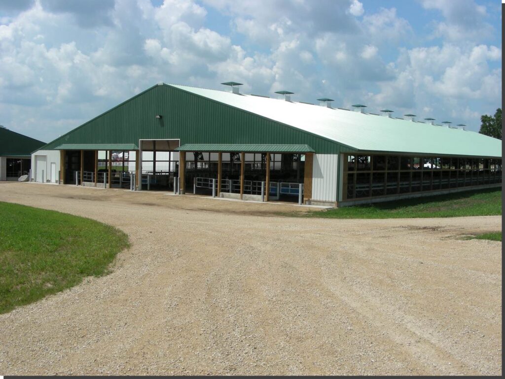 Transition Cow Barns - The Dairyland Initiative